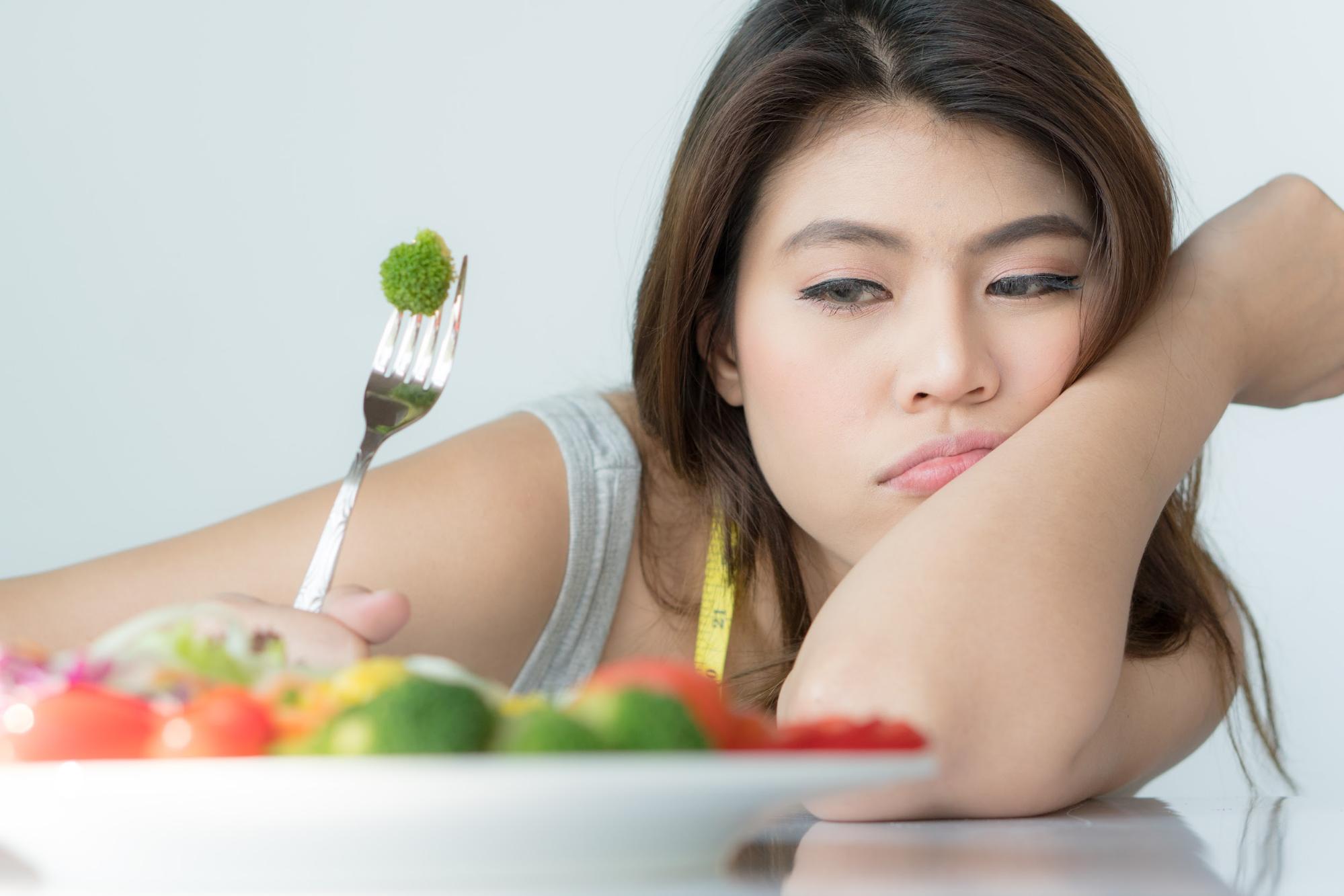 12 Warning Signs Of Eating Disorders You Shouldnt Ignore Calmerry